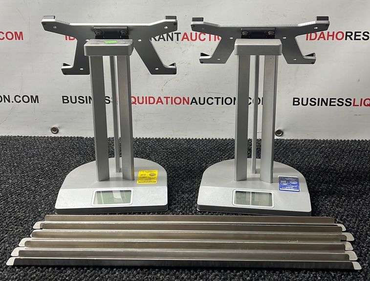 (2) Tablet Holders and Prep Table Dividers - Business Liquidation Auction