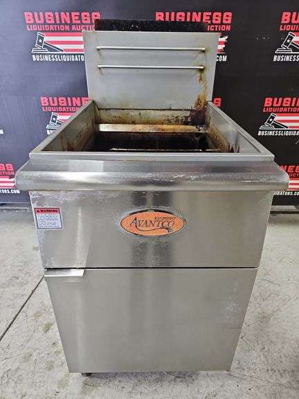 AVANTCO Commercial Deep Fryer, Nice - Business Liquidation Auction