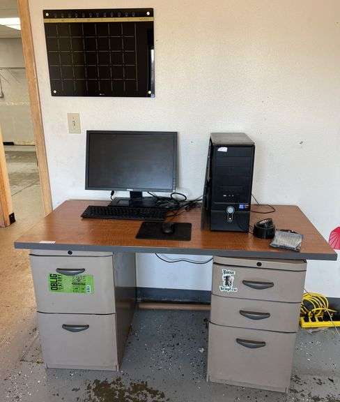 Office Computer, Desk & more! - Business Liquidation Auction