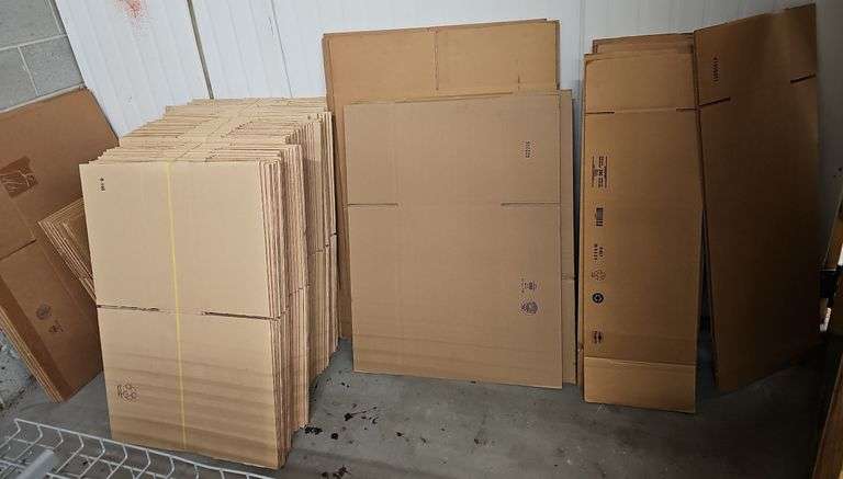 Assorted Boxes - Business Liquidation Auction