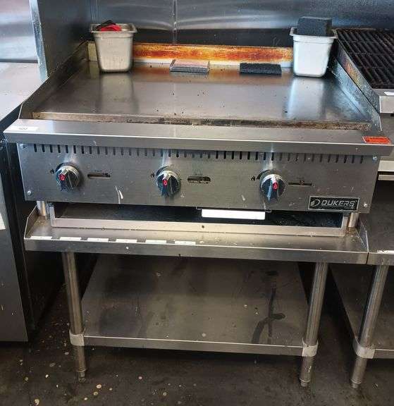 Dukers 36" Gas Griddle with Stand - Business Liquidation Auction