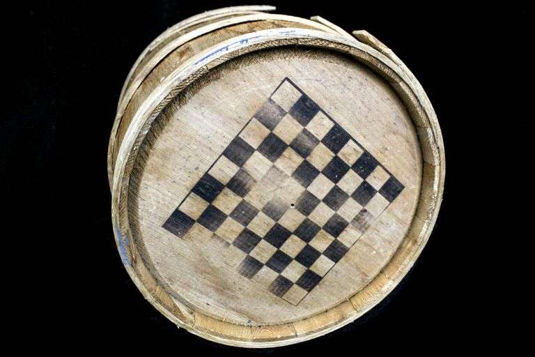 Nabisco barrel checker chess board - Bunting Online Auctions