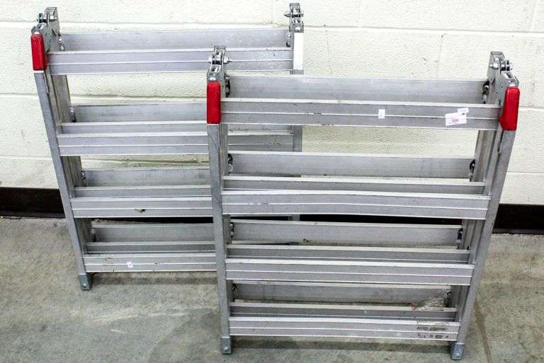 Metal folding ramps - two pieces - Bunting Online Auctions