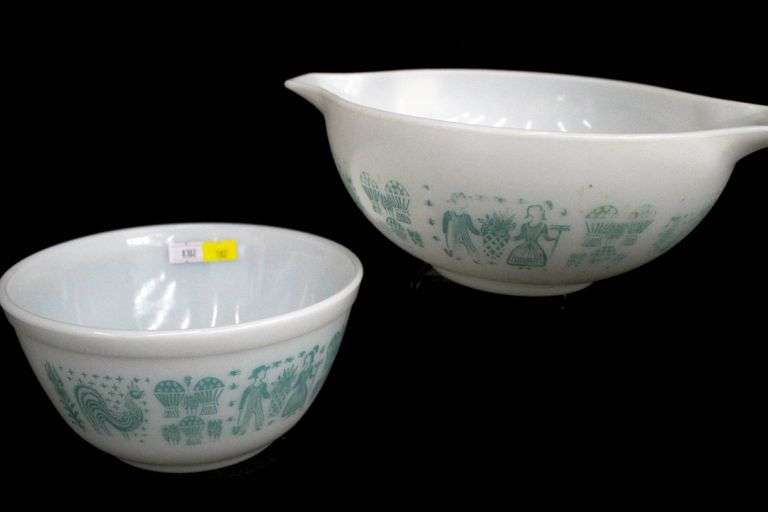 Vintage blue on white Pyrex Amish Butter pattern mixing bowls - one ...