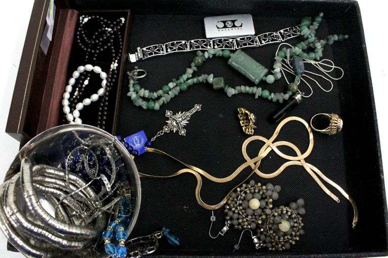 Green Jade Necklace with a carved side station, Rosary, malleable snake ...