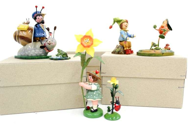 German Vintage Wooden Miniatures. Items include Hubrig Volkskunst ...