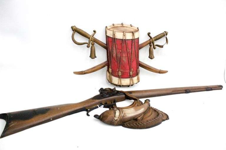 USA Drum/Swords Pirate Wall Decor - and - Flintlock with powder horn ...