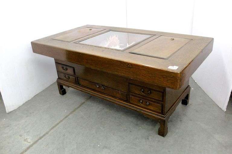 VIntage Japanese Hibachi grill table with display centerpiece and multi ...