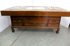 VIntage Japanese Hibachi grill table with display centerpiece and multi ...