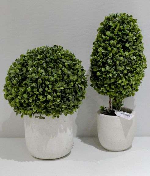 Realistic Topiary in planters - two pieces - Bunting Online Auctions