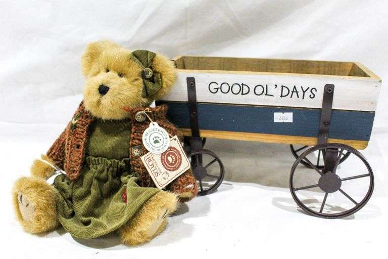 Boyds "Maple T. Leafowitz" Bear and Jimmy's Good Ol' Days Wagon, two ...