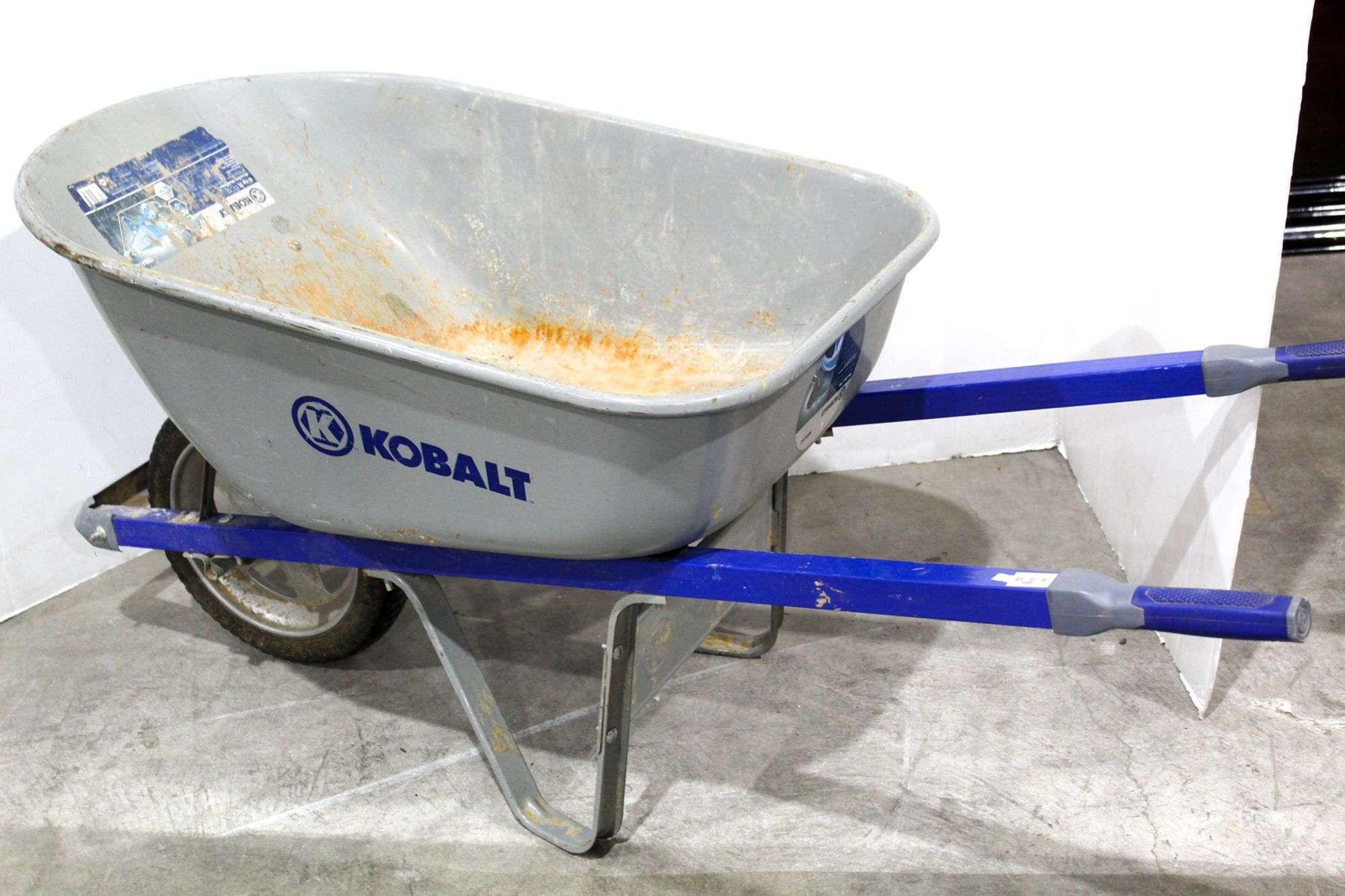 Kobalt wheelbarrow store