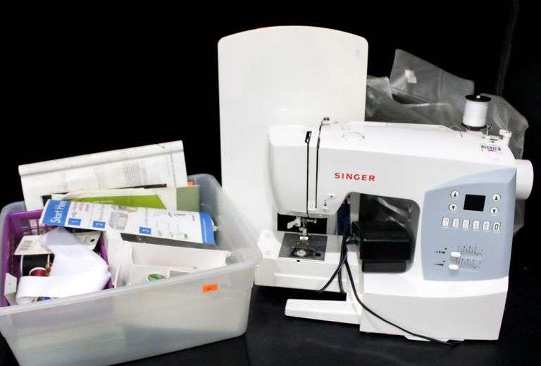 Singer 7426 Electronic Sewing Machine - and - Box of Accessories ...