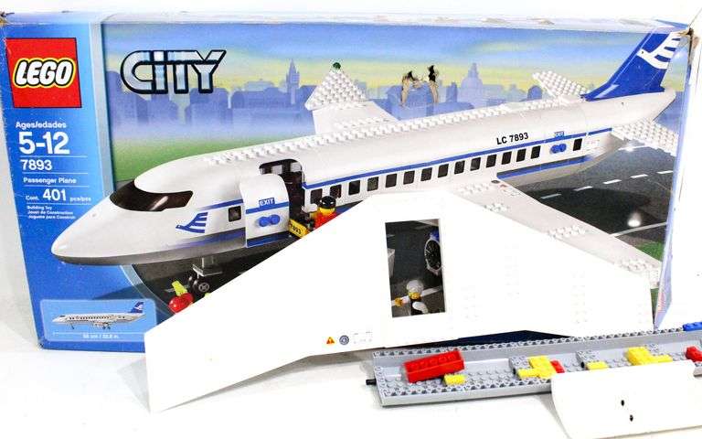 Lego City Set 7893 Passenger Plane - Bunting Online Auctions