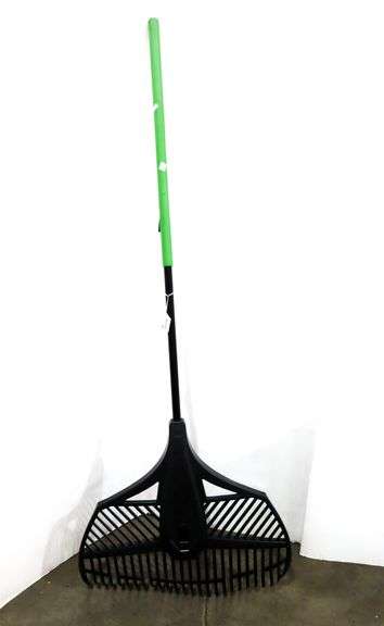 Basket Tine Leaf Rake - Bunting Online Auctions