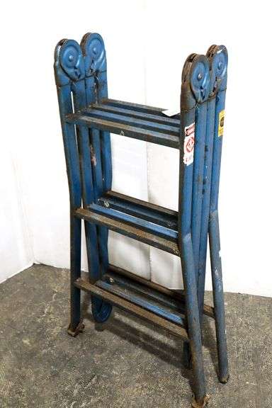Four-Fold Ladder - Bunting Online Auctions