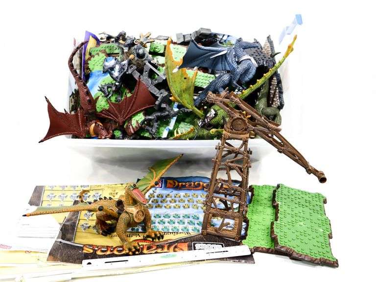 Mega Blocks Dragons Battle Gate Game. - Bunting Online Auctions