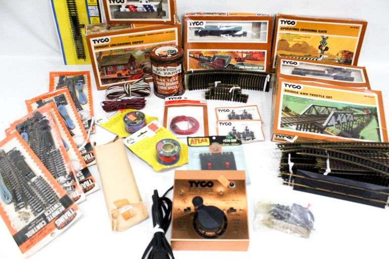 Tyco Model Train Components - Landscape Structures, Track, and More ...