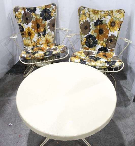 MCM Homecrest Patio Chairs with Cushions - and - Complementing Table ...