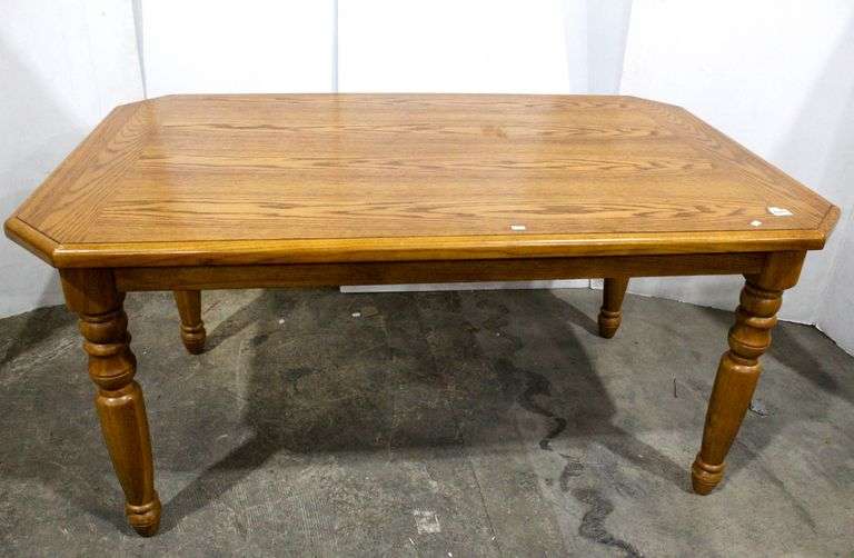Dining Table - 30 x 62 x 39 - Bunting Online Auctions