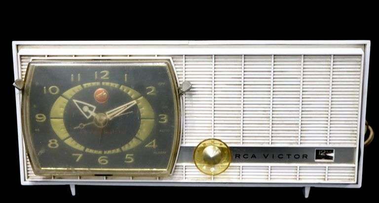 RCA Victor AM Clock Radio Alarm Plastic Model C-3EK (Believed to be ...