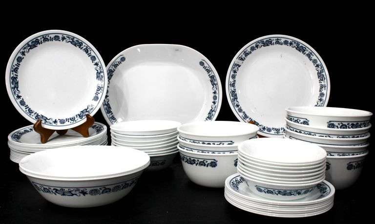 Corelle, Vitrelle Glass, Made in USA Tableware - Bunting Online Auctions