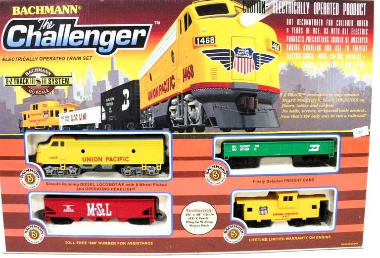 Bachmann "The Challenger" Model Train with Box - Bunting Online Auctions