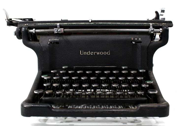 Vintage 1940s Underwood Manual Typewriter Made in USA - May be Model 11 ...