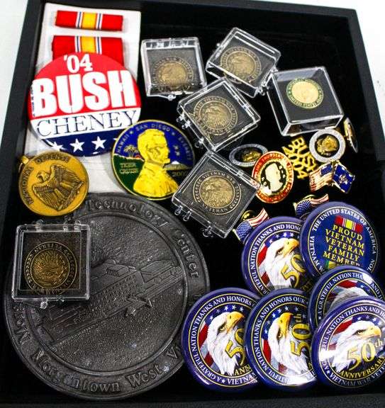 Collection of George Bush 2004 Political Pins; Vietnam Veteran Pins ...
