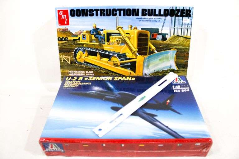 Italeri Model - YU-@R "Senior Span" Strategic Reconnaissance Aircraft ...