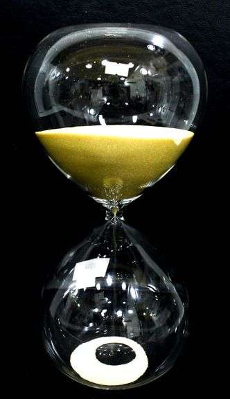 Beautiful Timeless Glass Crystal Hourglass - 13" - Bunting Online Auctions