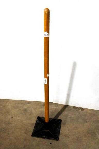 True Temper Wood Handle 10x10 Tamper - Bunting Online Auctions