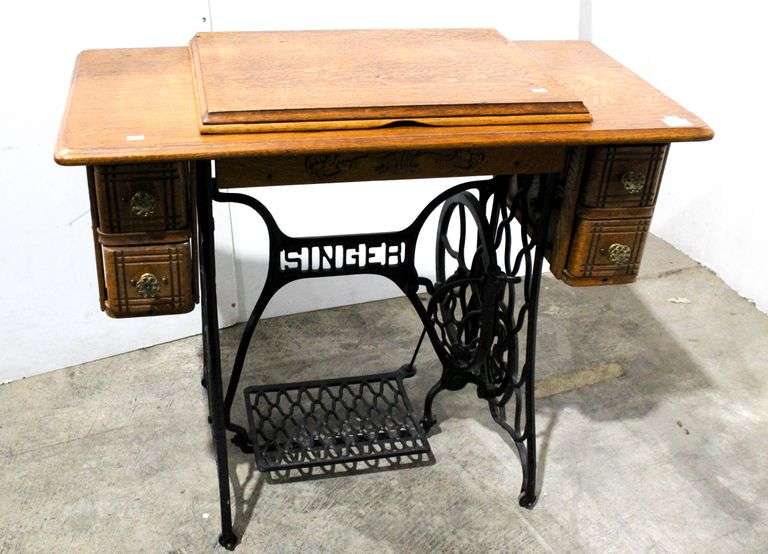 Antique Singer Sewing Machine Base with Table Top Display - Bunting ...
