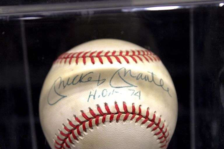 Rawlings Baseball , Signed " Mickey Mantle H.O.F 74 " Comes with note ...
