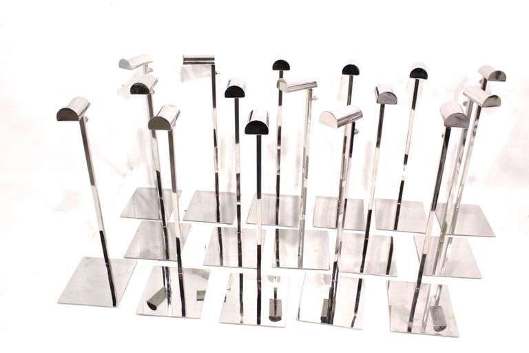 Metal Display Stands - Bunting Online Auctions