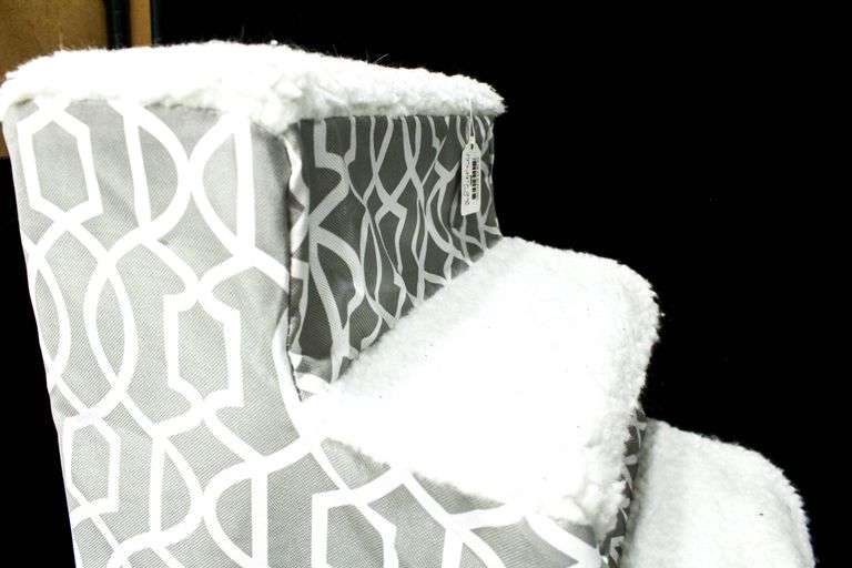 Pet Gear Stairs 14x24x20 - Bunting Online Auctions