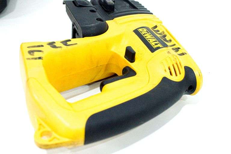 DeWalt DW005 24V 7/8" SDS Rotary Hammer Steel Drilling: 13mm 1/2" with Case - Bunting Online ...