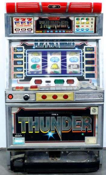 Type A Thunder Slot Machine by Macy - Made in Japan - Bunting Online ...