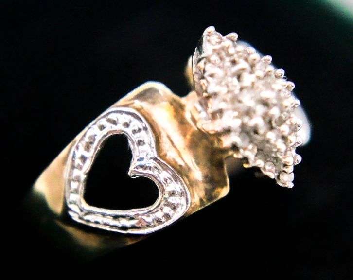 14 KT Gold Diamond Ring, size 9, with cut out hearts and Diamond ...