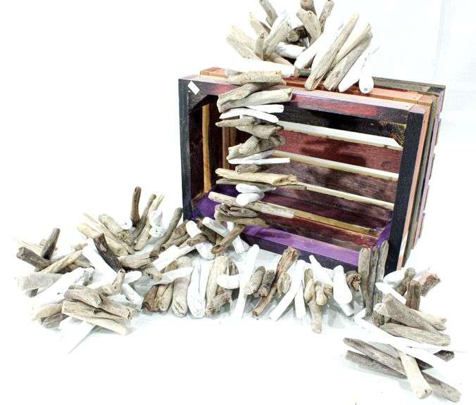 Driftwood Garland and Rustic Primitive Wooden Slat Box - Bunting Online ...