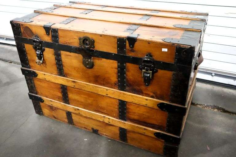 Fabulous Wood & Iron Flat Top Steamer Trunk Storage Chest with ...