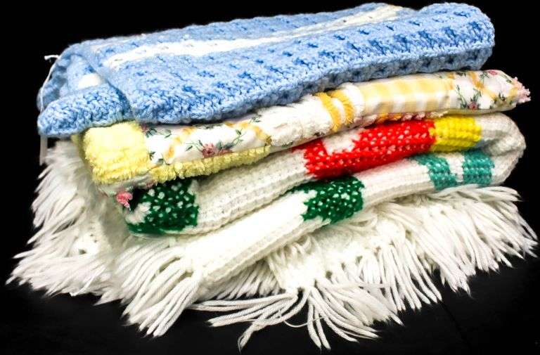 Hand Made / Knitted / Quilted Afghan Throw Blankets. 64x56 - Bunting ...