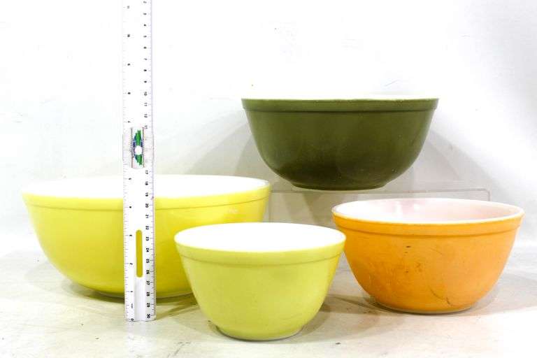Pyrex Solid Color Glass Mixing Bowls - Vintage - Bunting Online Auctions