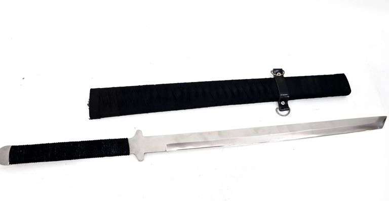 Pakistan Fighting Sword with Sheath - Bunting Online Auctions