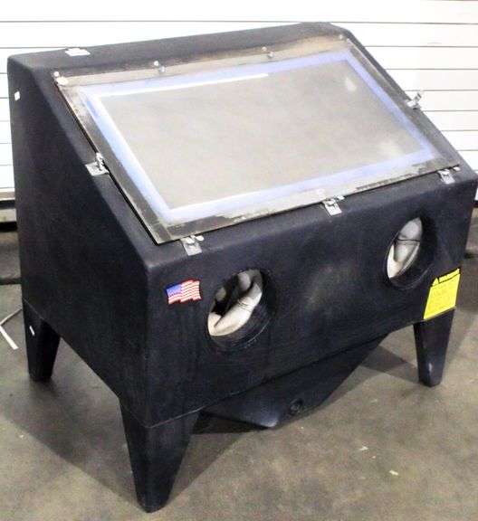 Industrial Tabletop Cabinet Sandblaster with View - Bunting Online Auctions