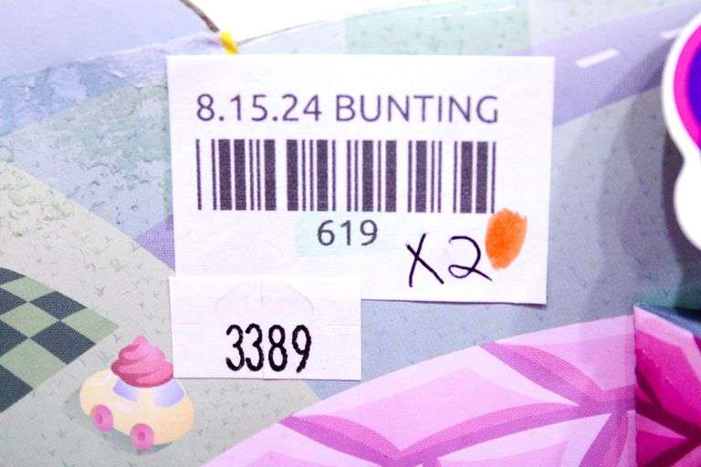 Shopkins Cutie Cars Play'n'Display Cupcake Van - and - Shopkins Mini ...