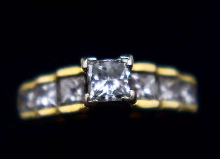 14 KT Gold Diamond Ring, Seven graduated Diamonds (all tested), size 5 ...