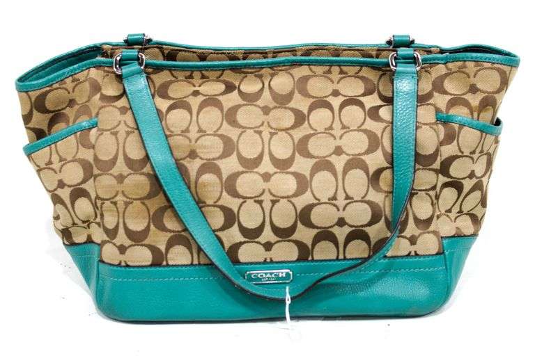 COACH Park Signature Carrie Tote Handbag. - Bunting Online Auctions