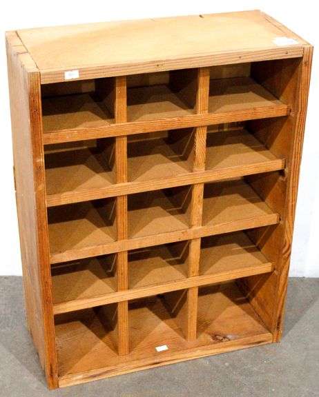 Wooden Cubby Box - 25 x 19 x 8 - Bunting Online Auctions