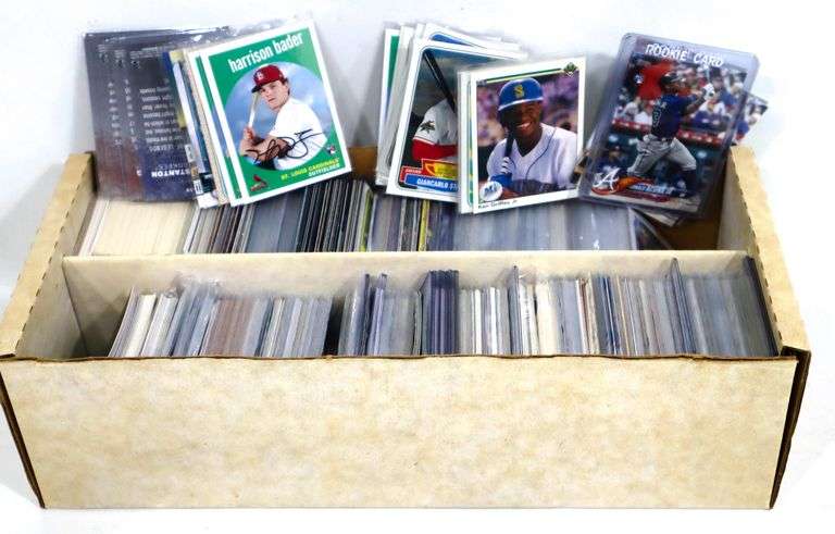 Shoebox of Modern Day Baseball Stars and Hall of Famers - Bunting ...